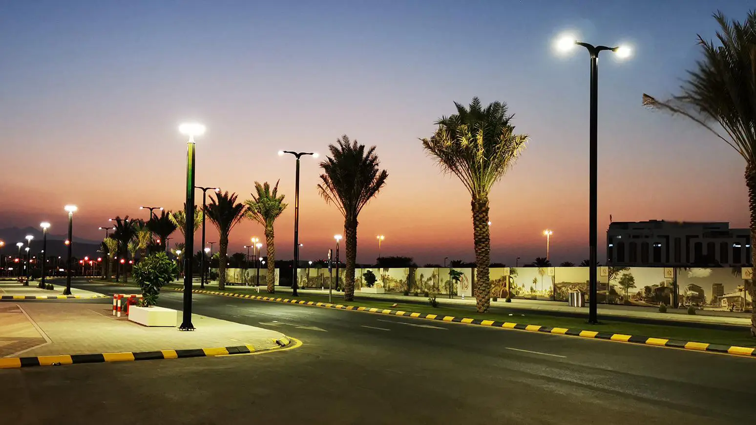 Oman street lighting丨60W THOR Smart Solar Streetlight; 40W Orbi Smart ...